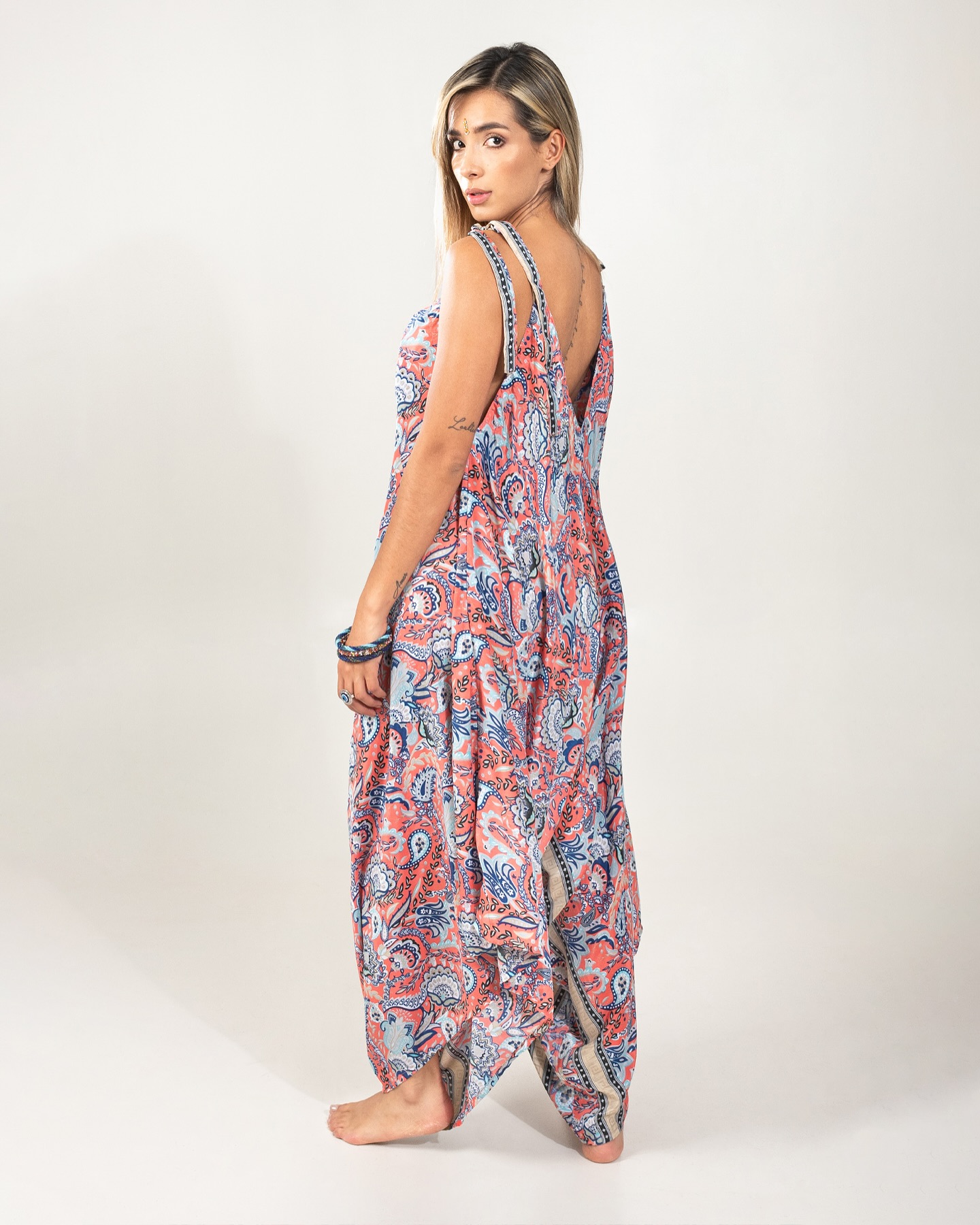 Pantalón enterizo en seda – Kirfa