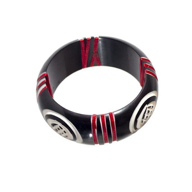 Brazalete en cacho de buey – Kirfa