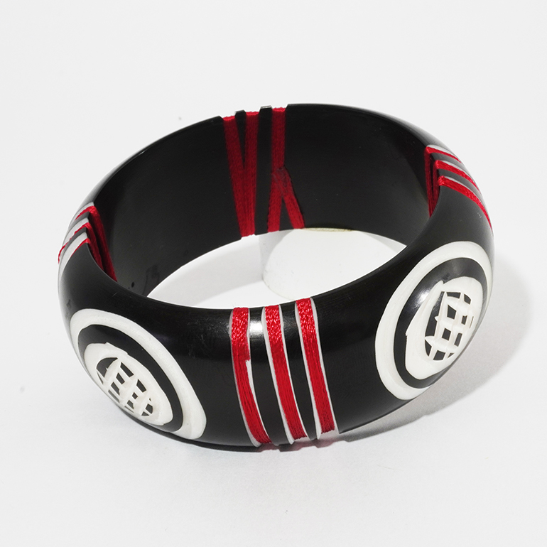 Brazalete en cacho de buey – Kirfa